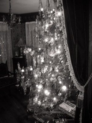 Old Fashioned Christmas Tree - 1940's style - OldHouseGuy Blog