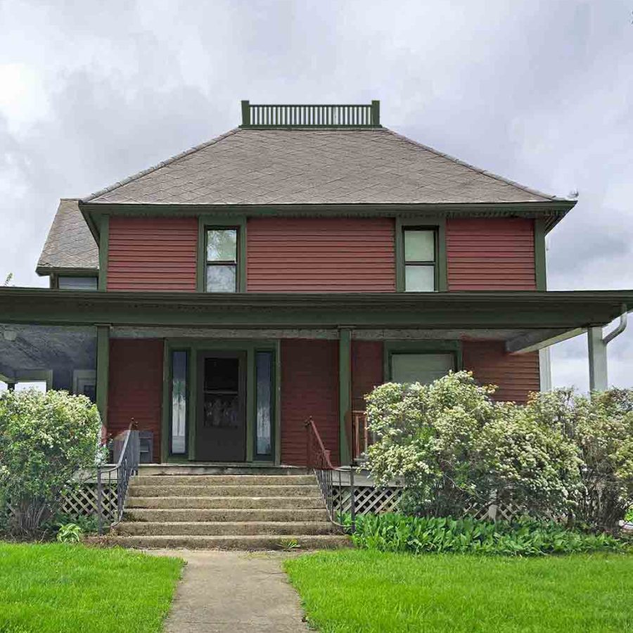 Roof Balustrade, Widow's Walks, and Roof Cresting: The Difference and ...
